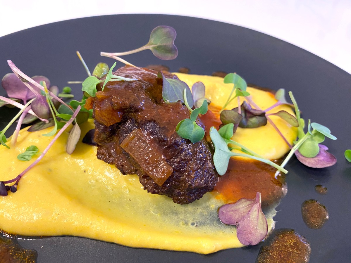 Naudan poskia ja kurpitsapyrettä – Hifistelijän keittokirja